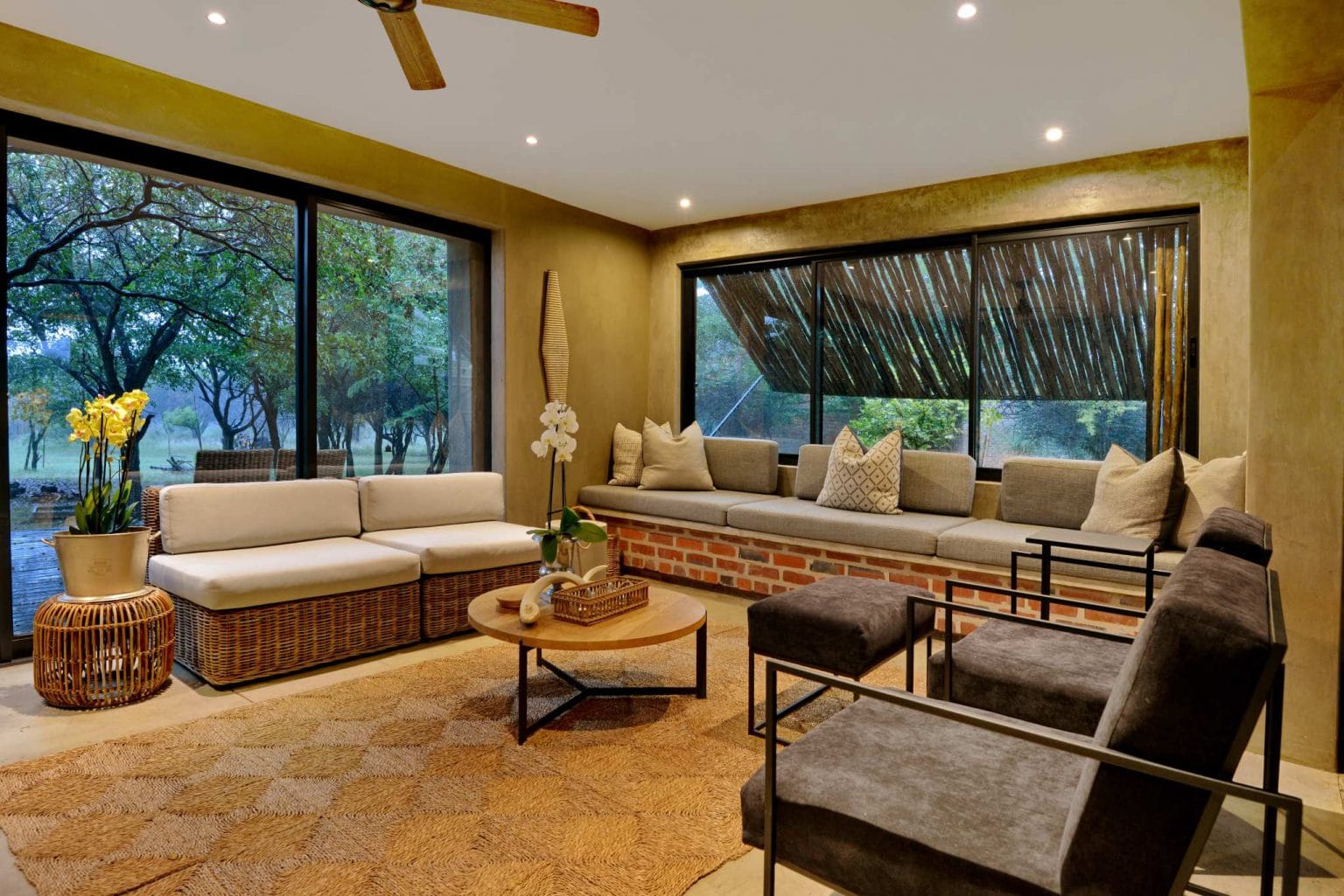 Ngala Lodge: Luxury Safari Retreat in the Dinokeng Game Reserve
